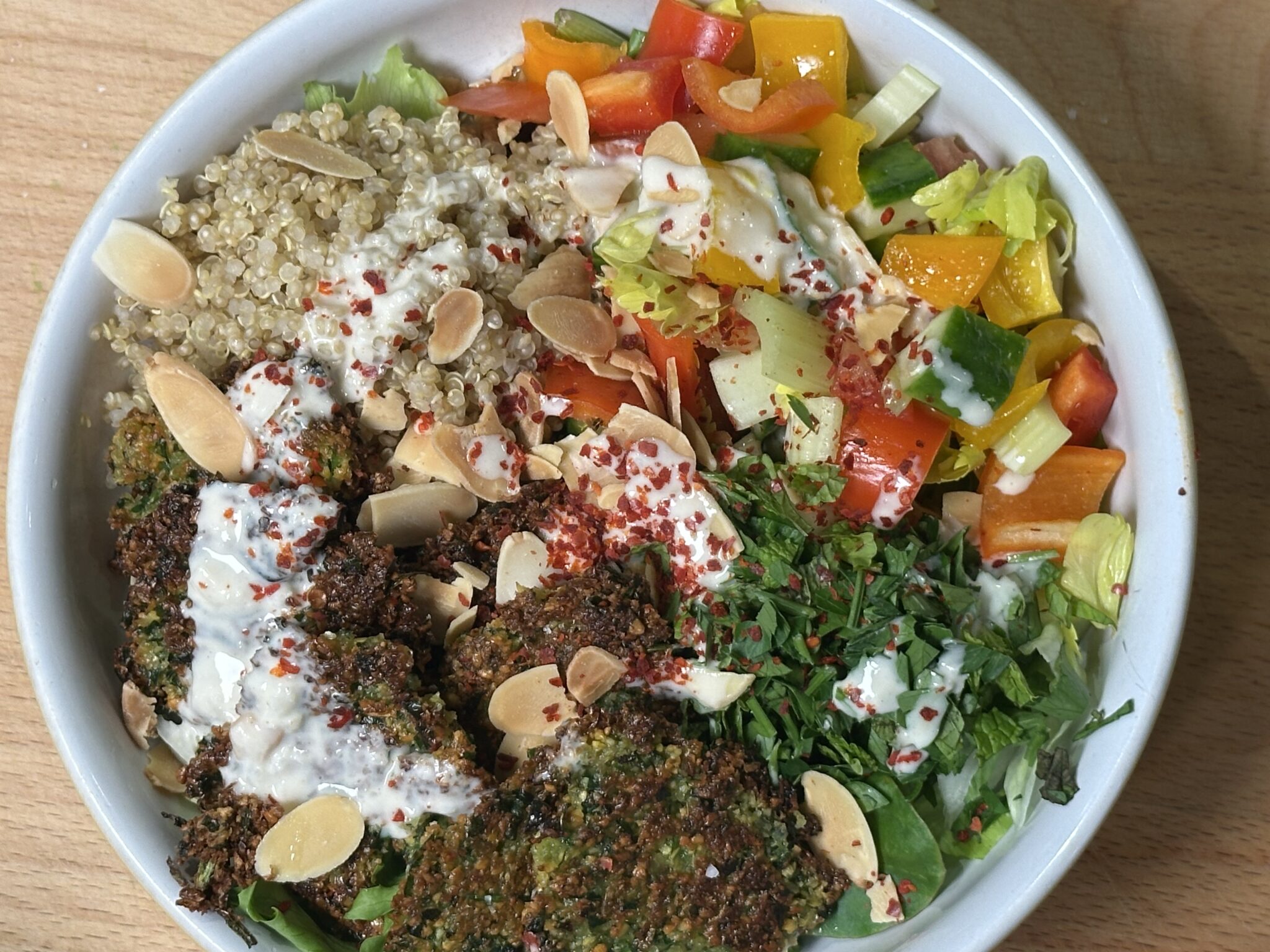 The Ultimate Falafel Salad Recipe: Crispy, Fresh & Full of Flavour ...